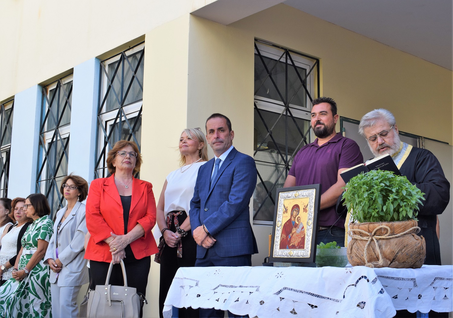 Στον αγιασμό των σχολείων για το «πρώτο κουδούνι» ο Δήμαρχος Γαλατσίου ...